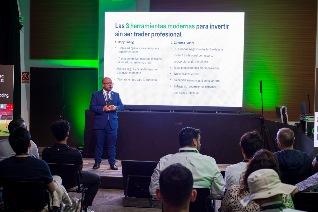 CXM - Tools to Build a Smart Investment Portfolio